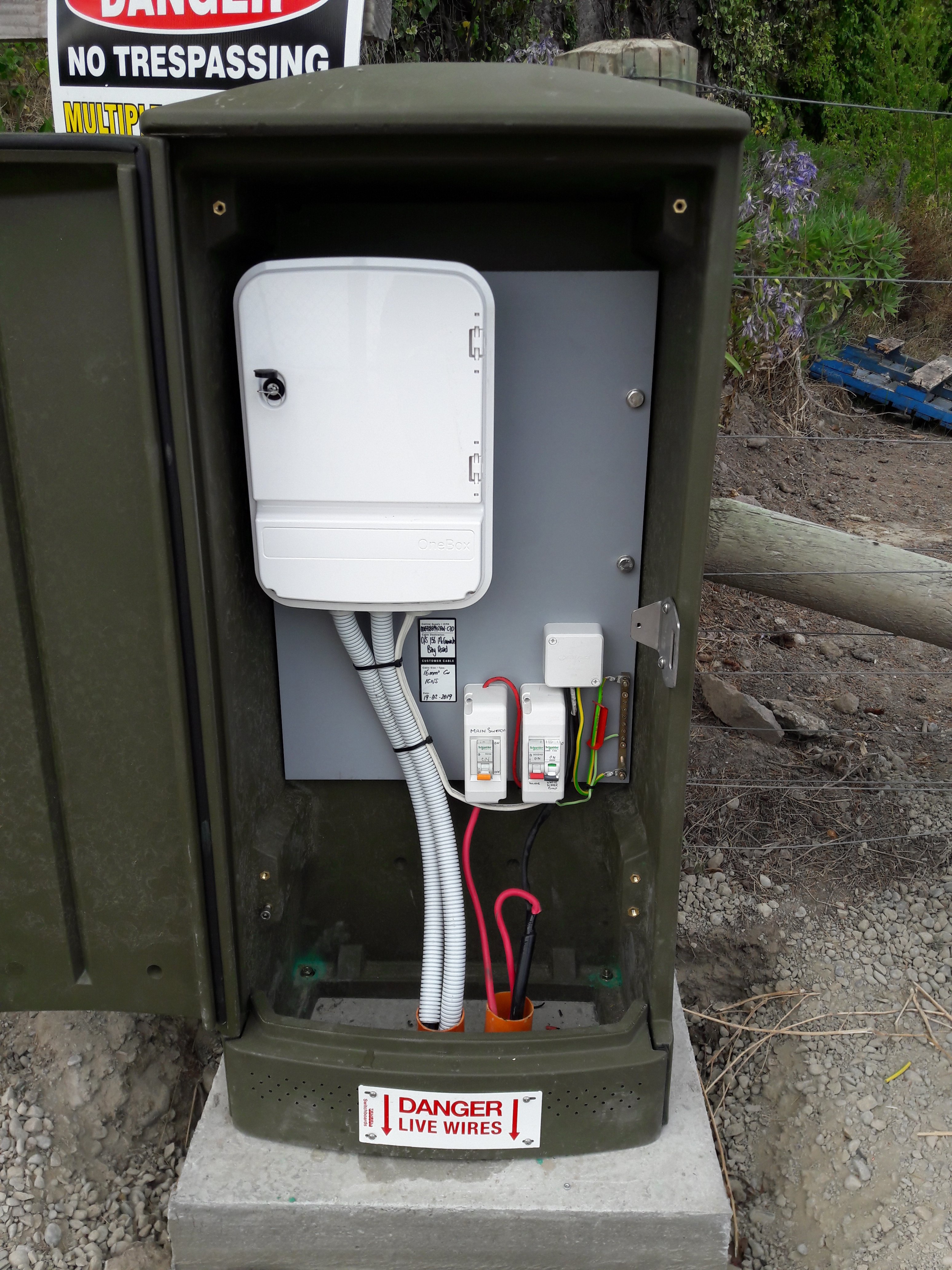 Distribution Cabinets and Link Pillars | Exterior Electric Meter Box ...